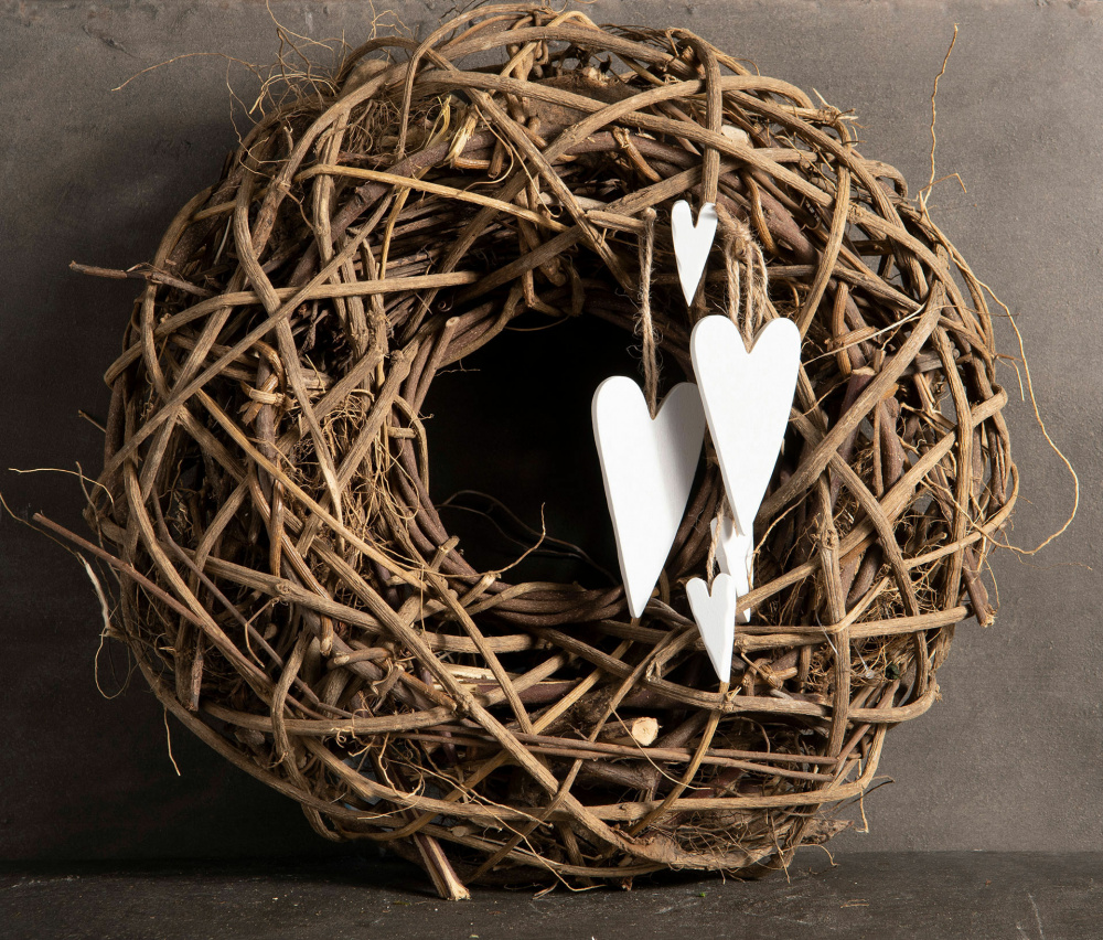 Trehjerte hvit med oppheng 4.5x9cm - Sparetorget